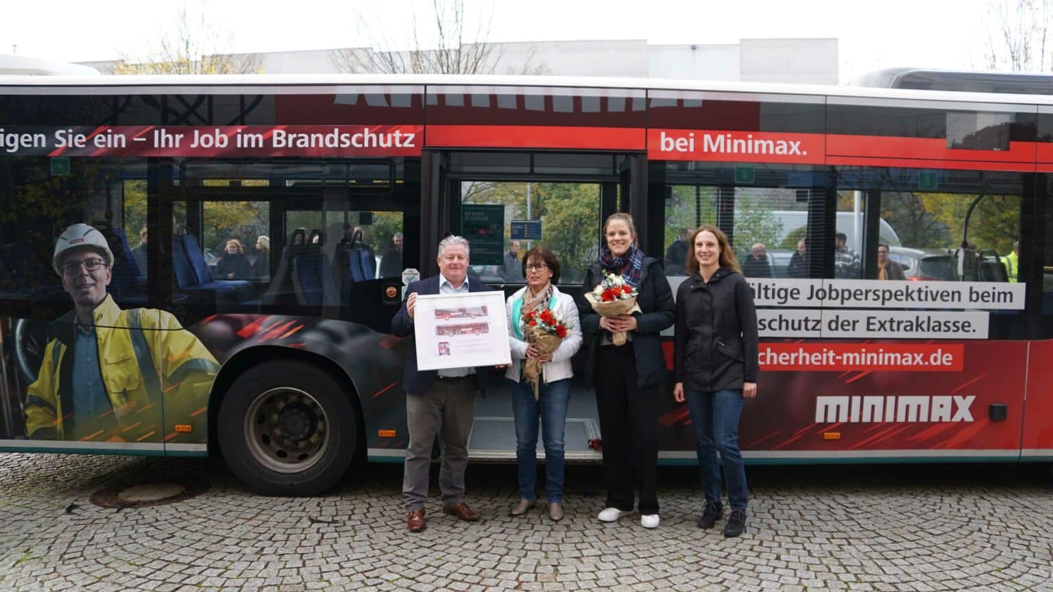 SD Referenz: Reflektierende Buswerbung "Minimax GmbH"
